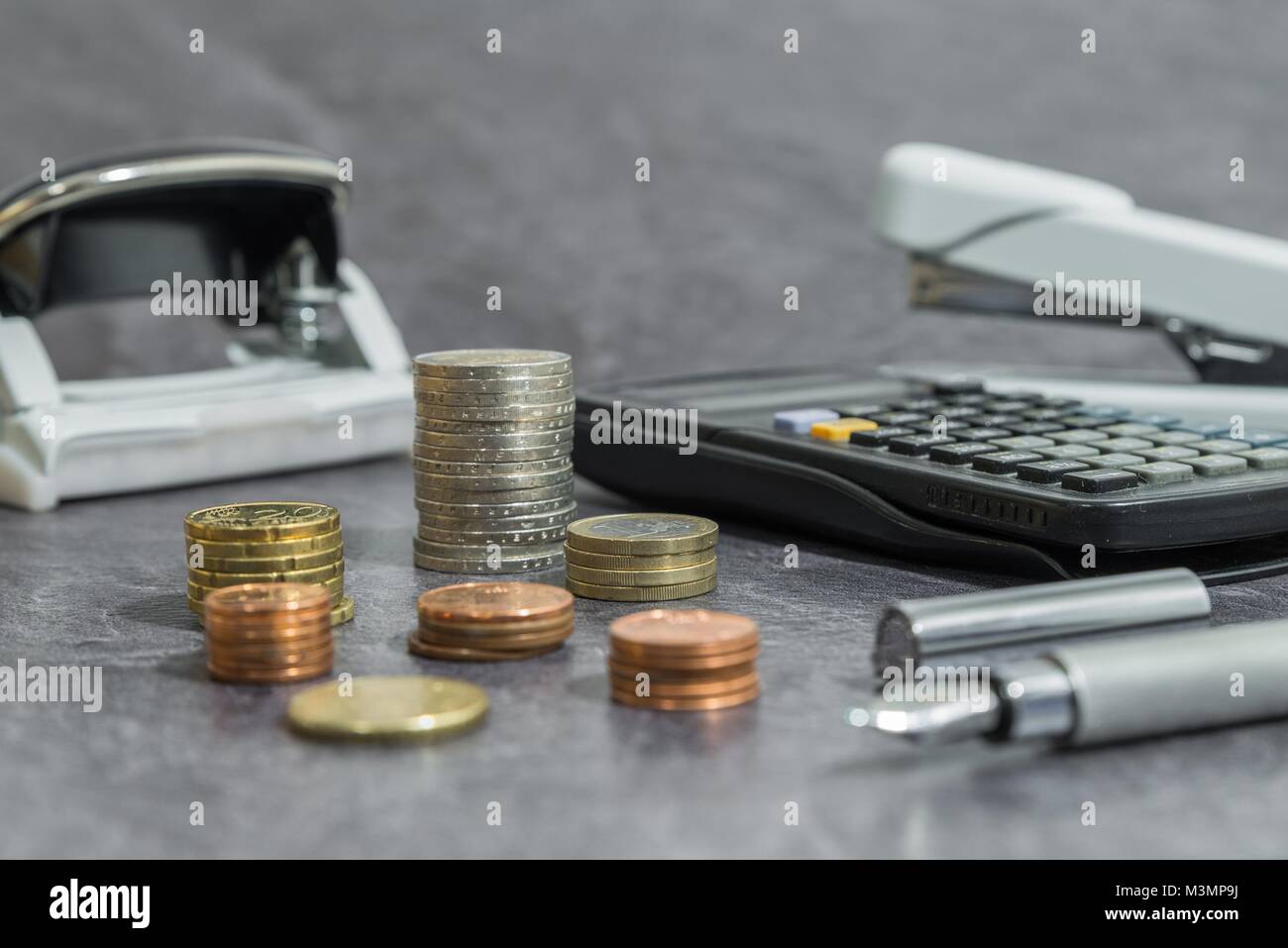 Money and Office accessories on a desk Stock Photo - Alamy