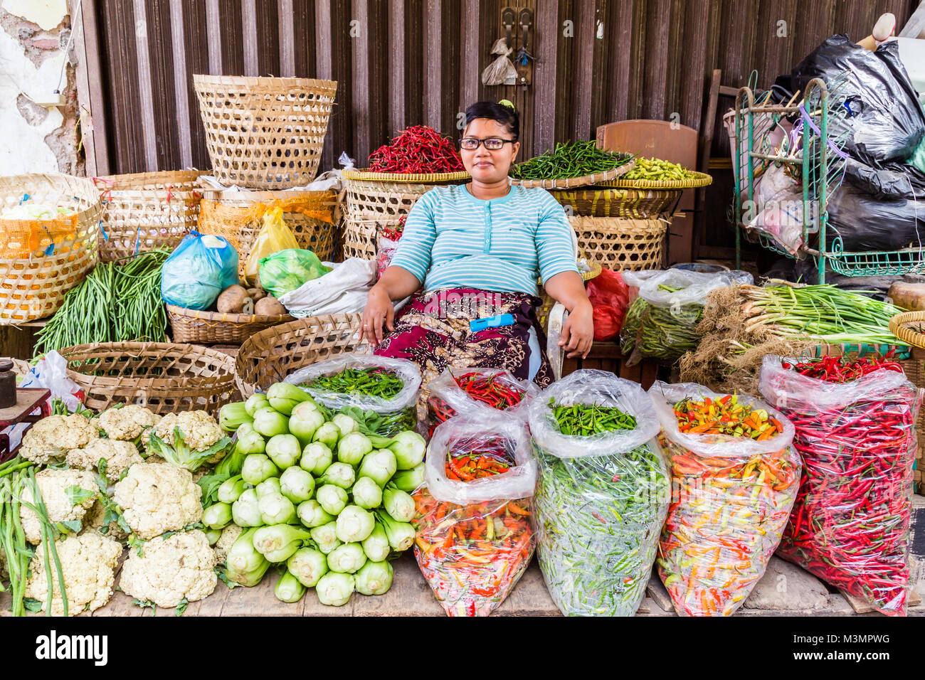Lady at the market Stock Photo - Alamy