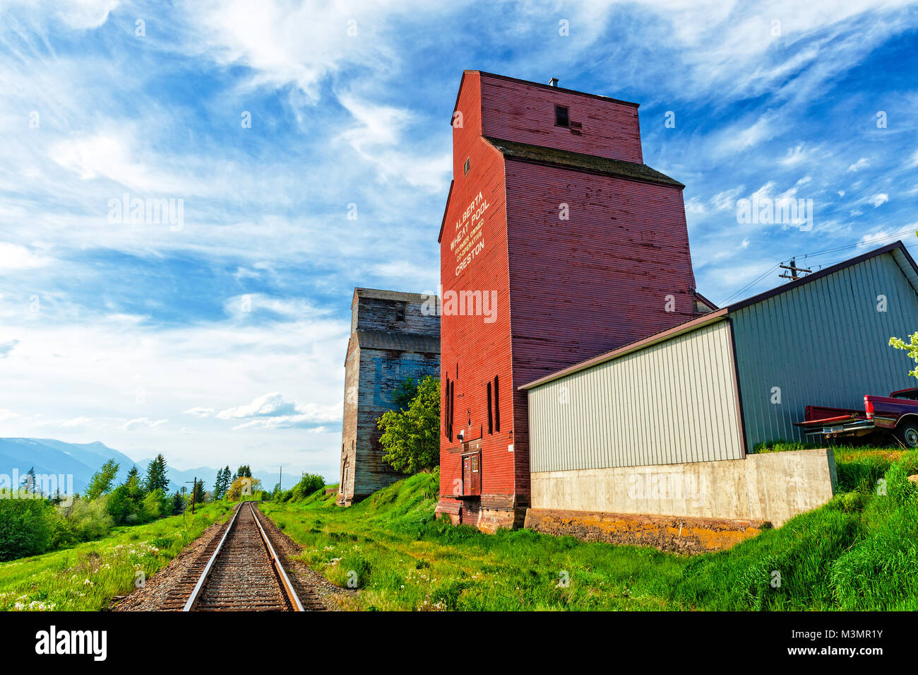 Grain elevators alberta canada hi-res stock photography and images - Alamy