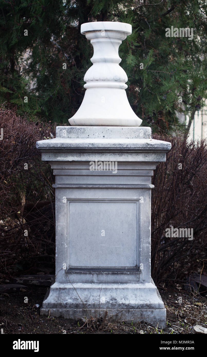 front view of stone pillar white empty pedestal Stock Photo - Alamy