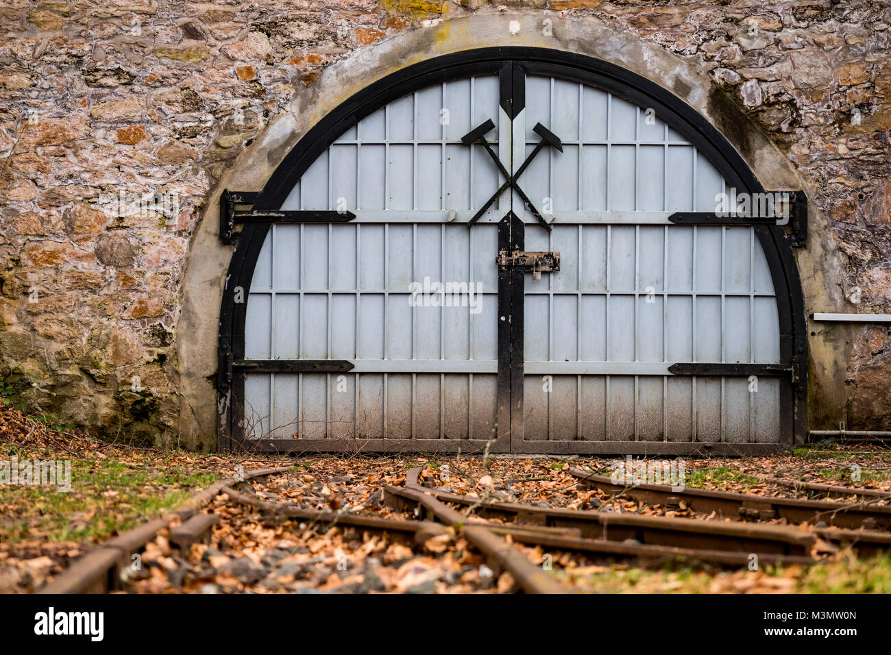 Mine entrance hi-res stock photography and images - Alamy