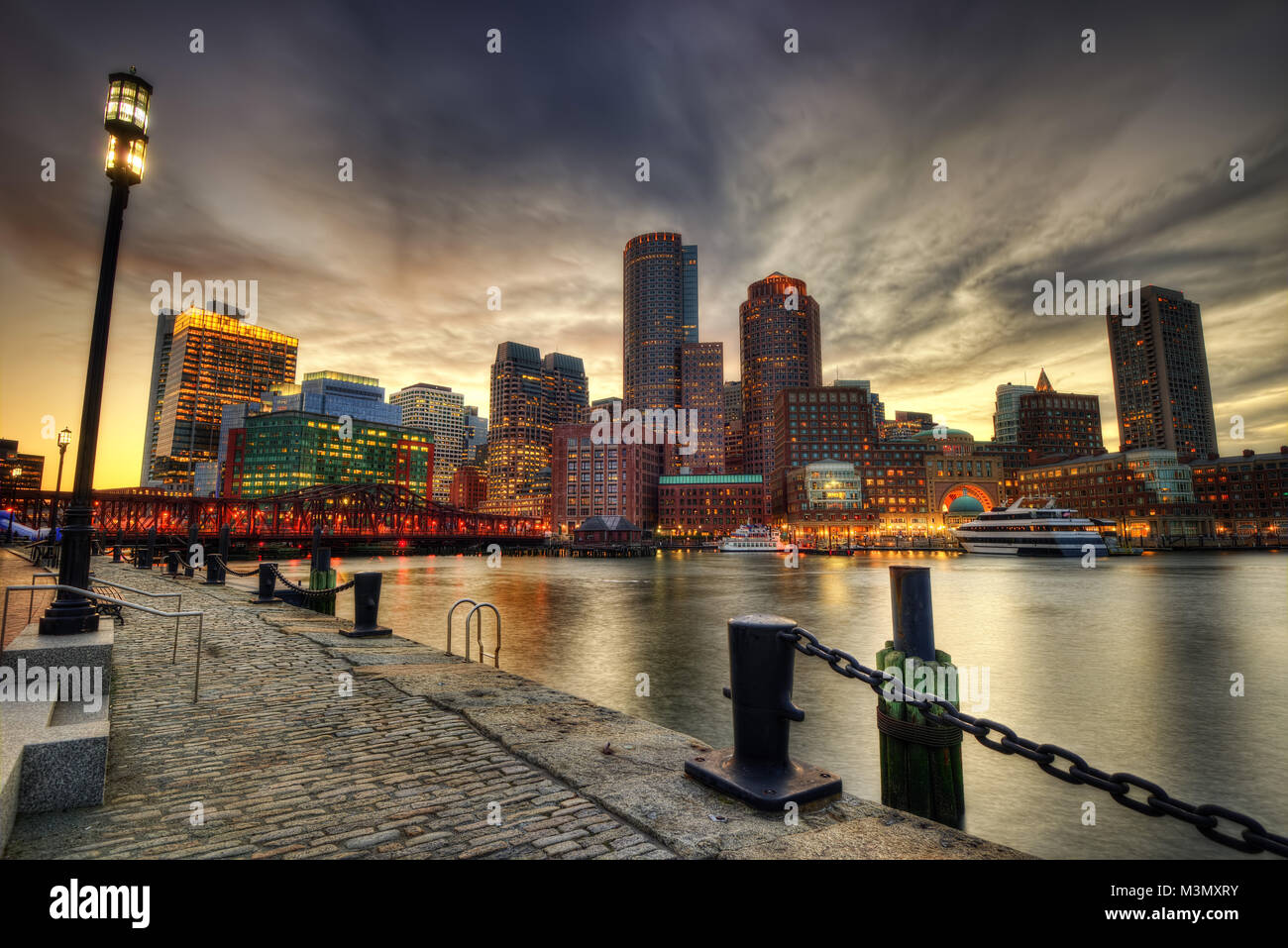 Boston cityscape 2015 hi-res stock photography and images - Alamy