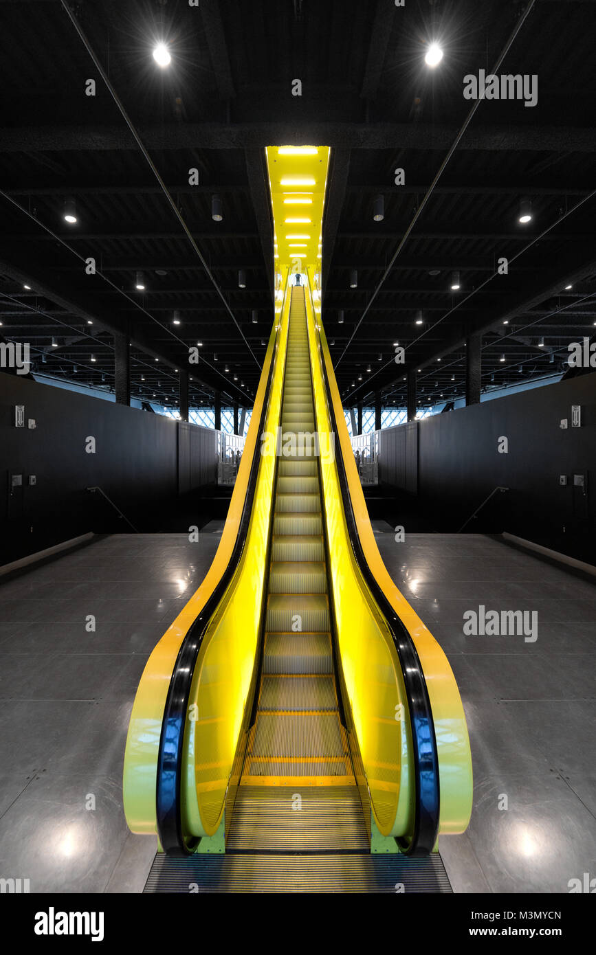 Escalator seattle public library seattle hi-res stock photography and ...