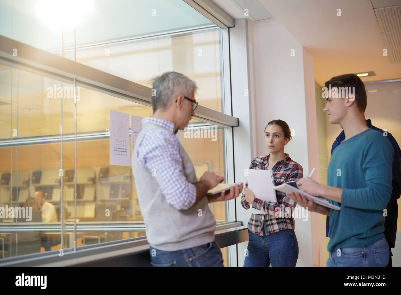 Teaching economics school class hi-res stock photography and images - Alamy