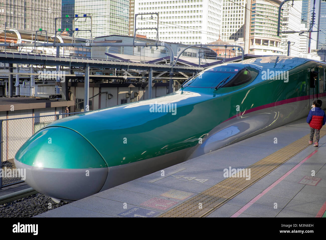 bullet train in Tokyo station,japan Stock Photo - Alamy