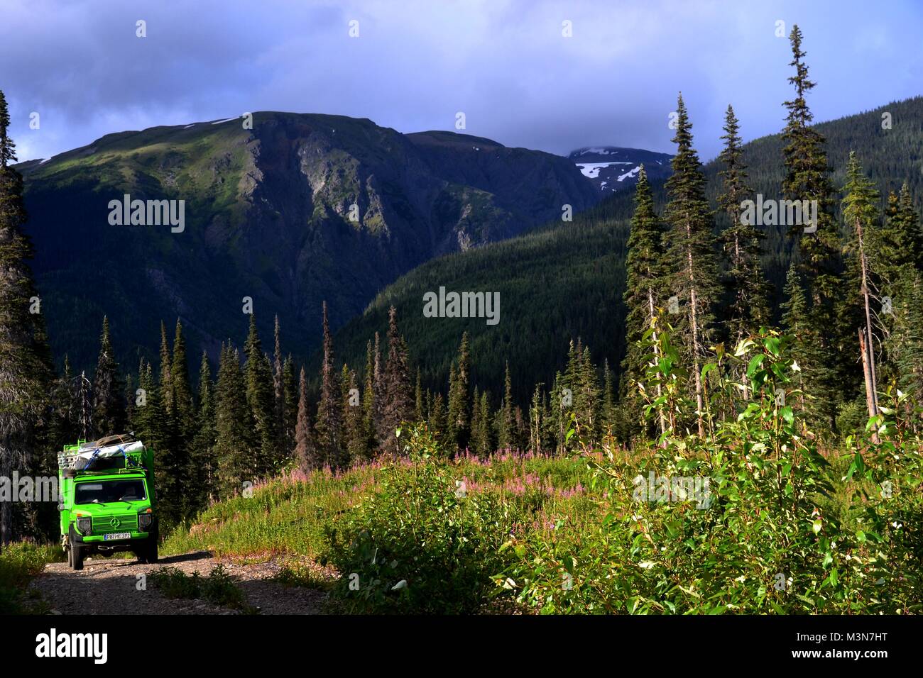 Mercedes g motorhome hi-res stock photography and images - Alamy