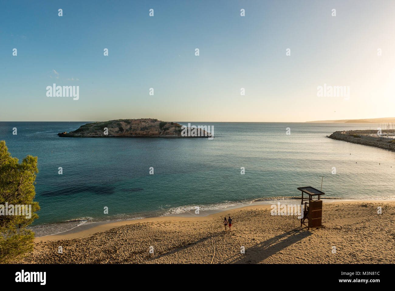 Lifeguards watchtower hi-res stock photography and images - Alamy