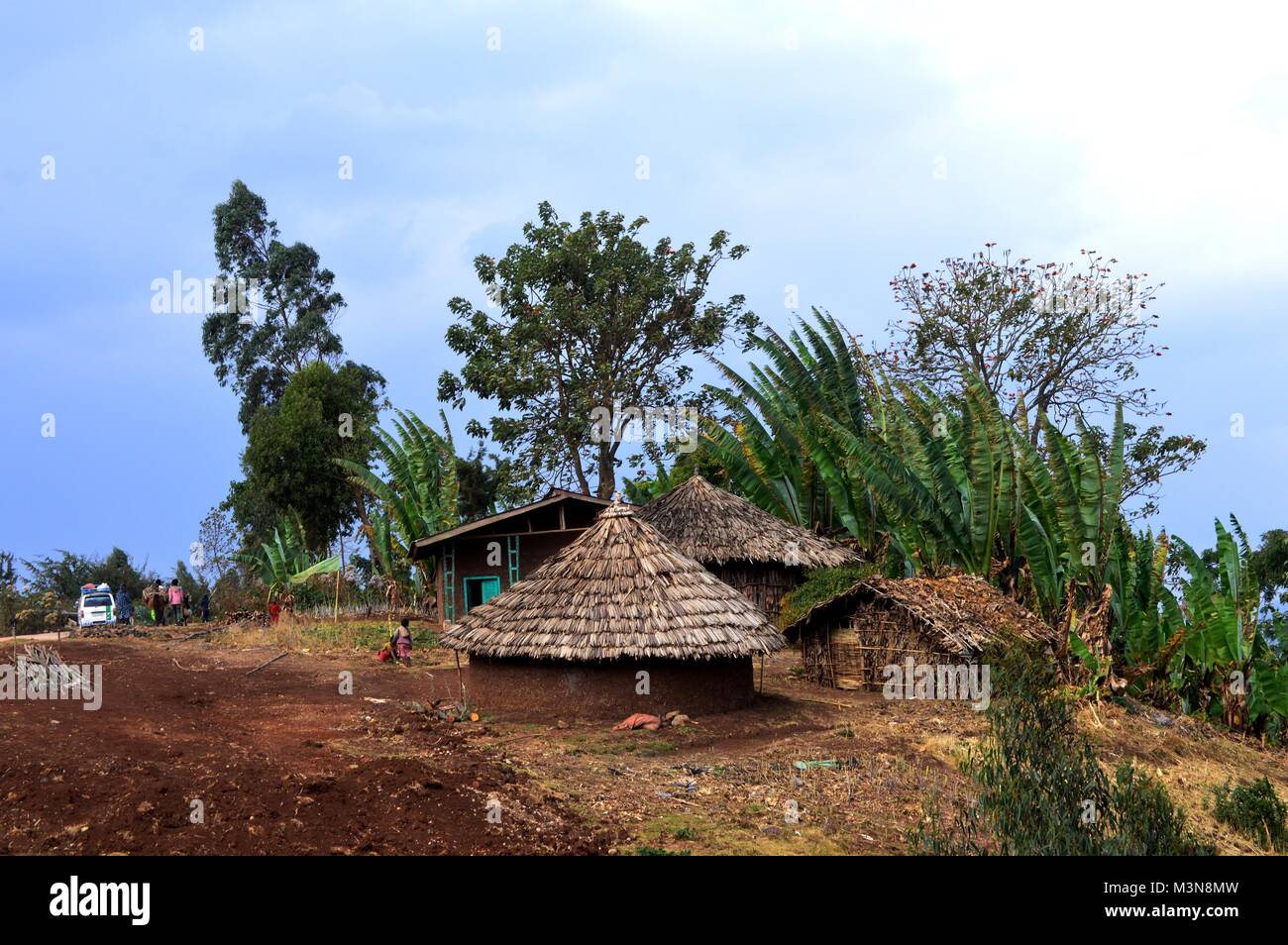 Round huts hi-res stock photography and images - Alamy