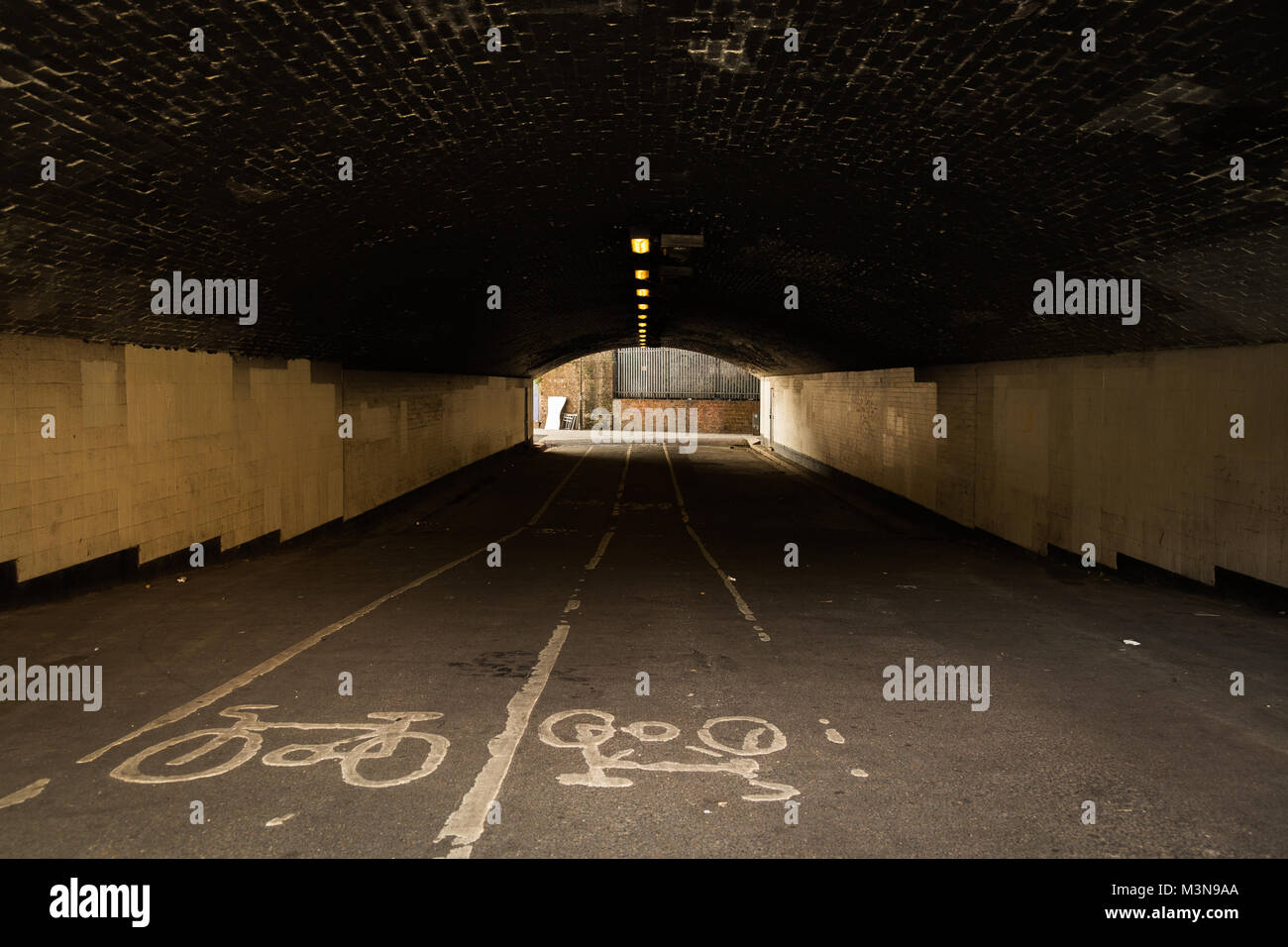 London underpass empty hi-res stock photography and images - Alamy