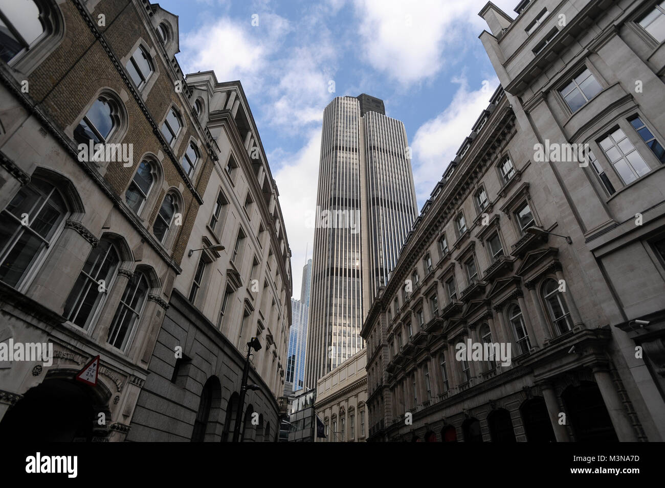 Uk 1980 office hi-res stock photography and images - Alamy