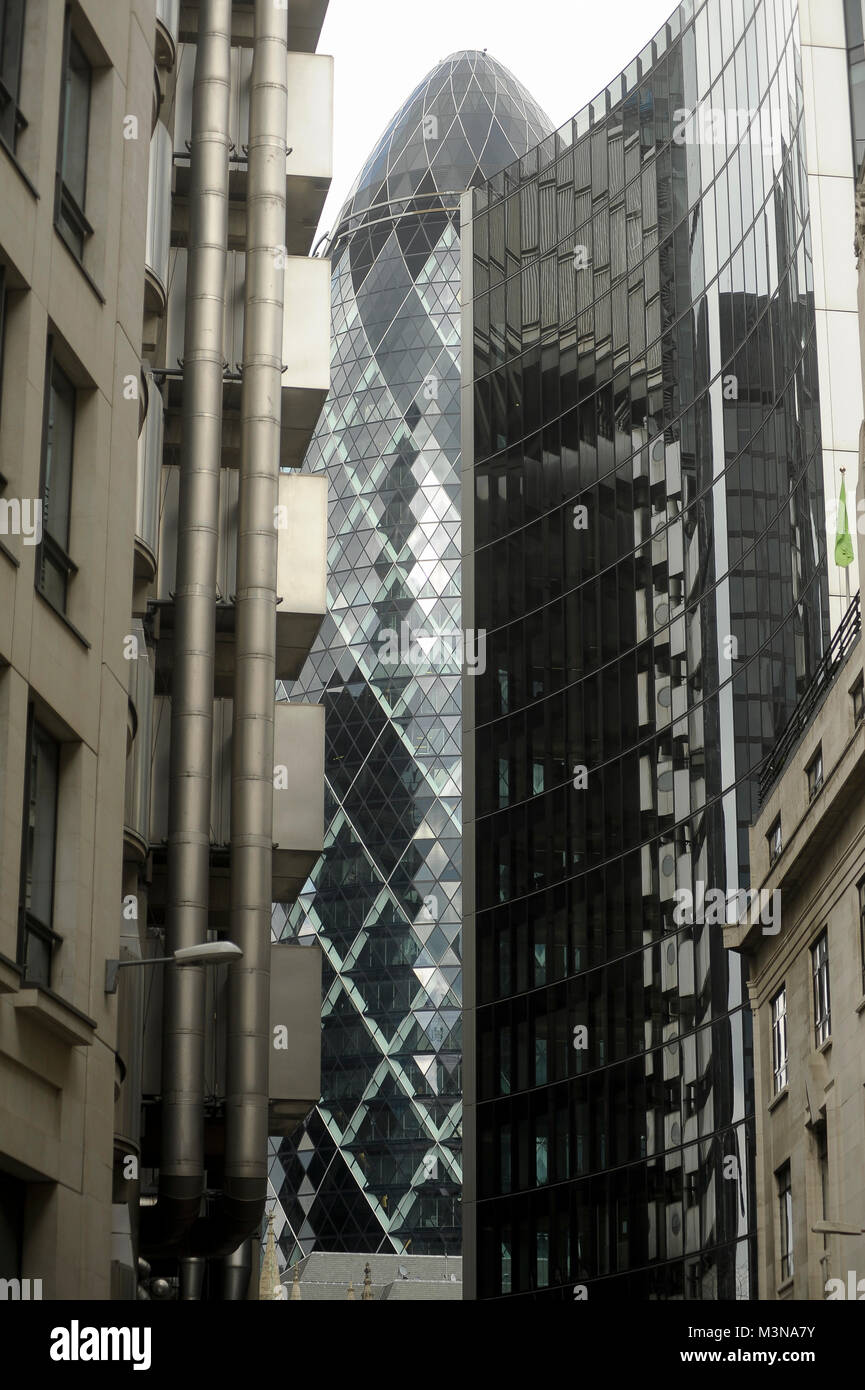 Office skyscraper Lloyd's building, 180 meter office skyscraper 30 St ...