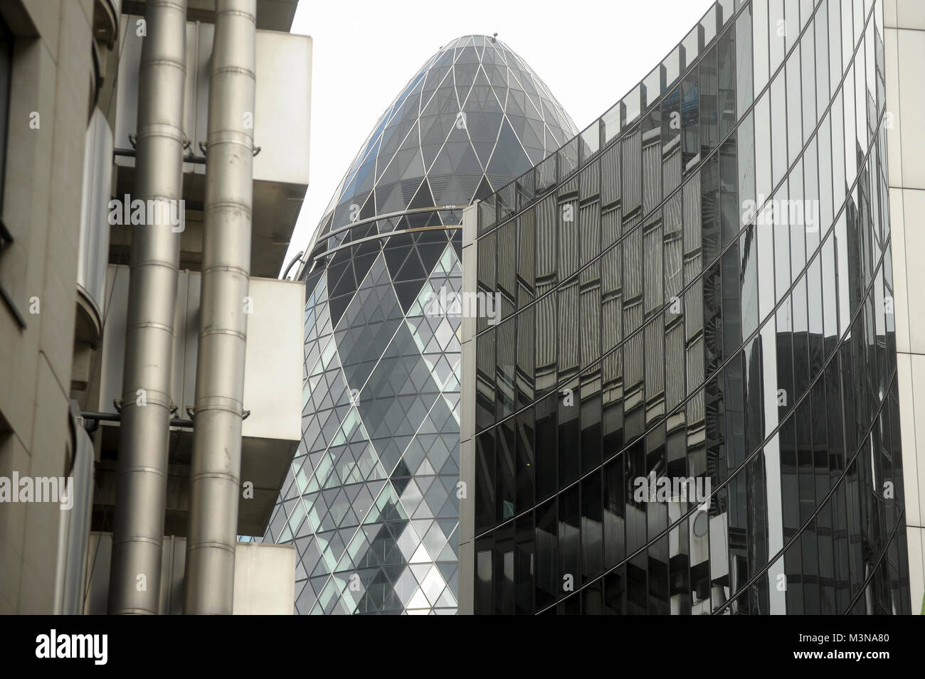 Office skyscraper Lloyd's building, 180 meter office skyscraper 30 St ...