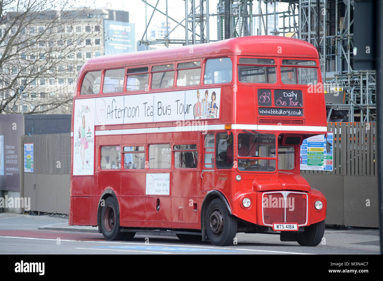 Aec routemaster hi-res stock photography and images - Alamy