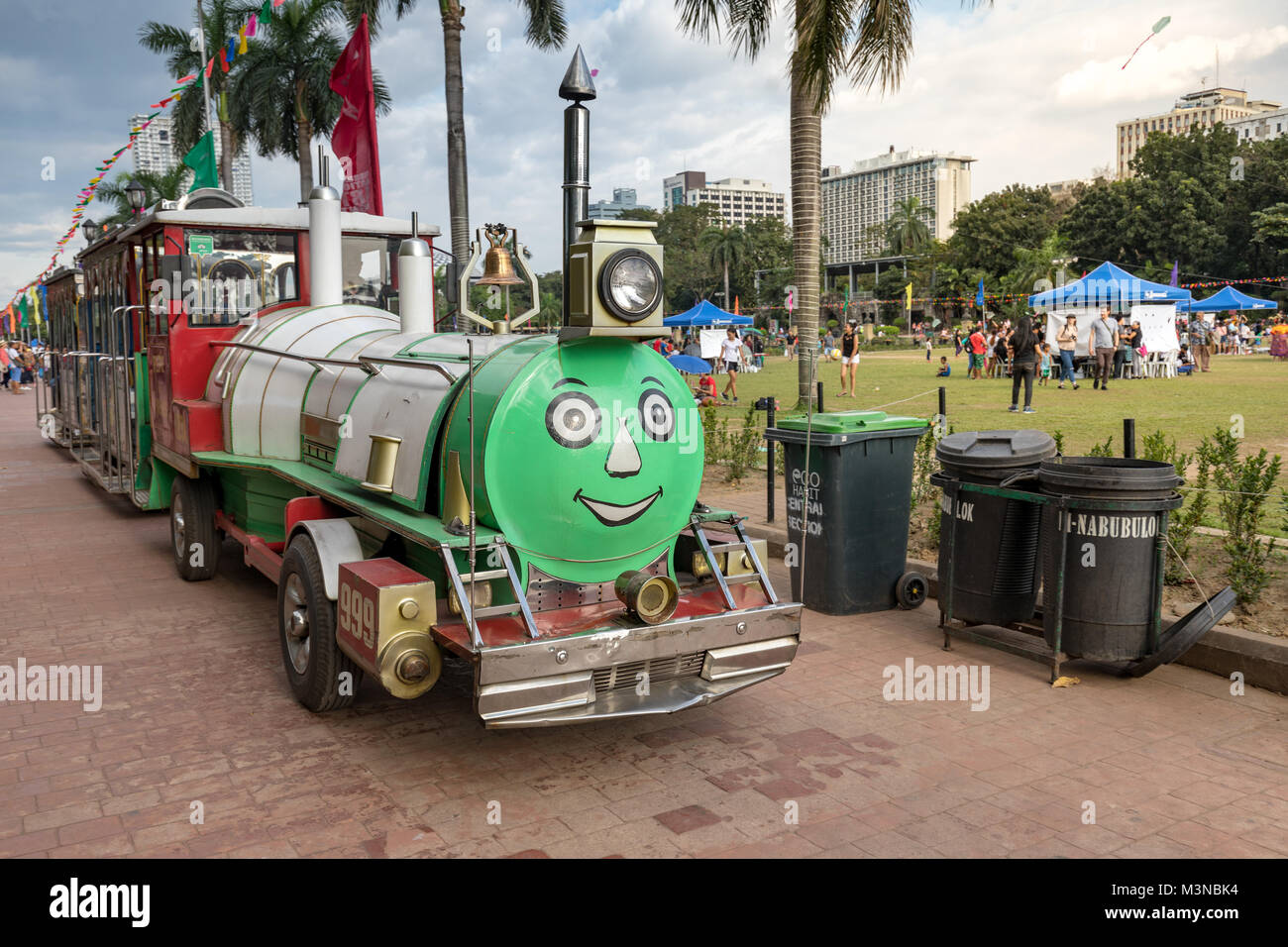 Metro train philippines hi-res stock photography and images - Alamy