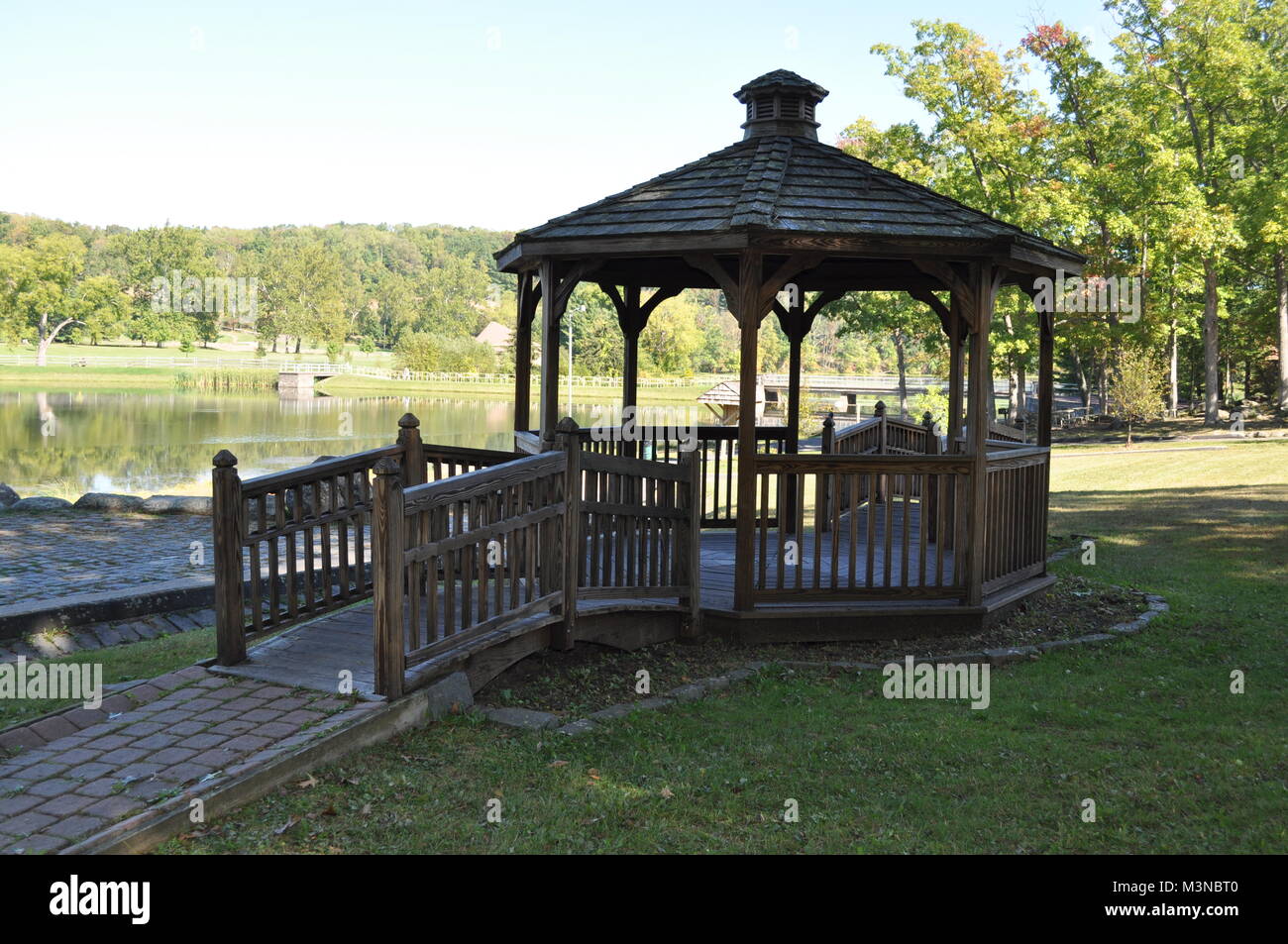 Park gazebo hi-res stock photography and images - Alamy