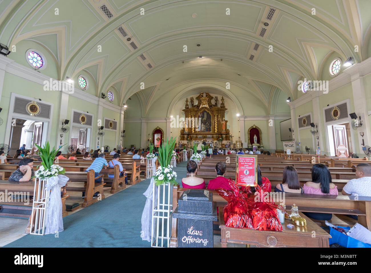 Manila, Philippines - Feb 10, 2018 : Interior view of Catholic churches ...