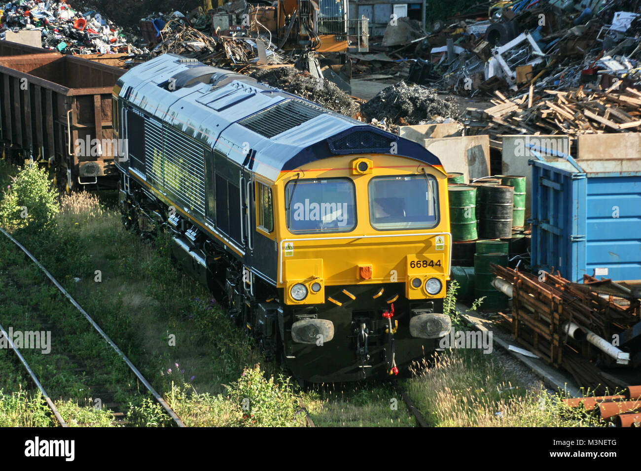 Advenza Class 66 freight loco number 66844 at Shipley Crossley Evans ...
