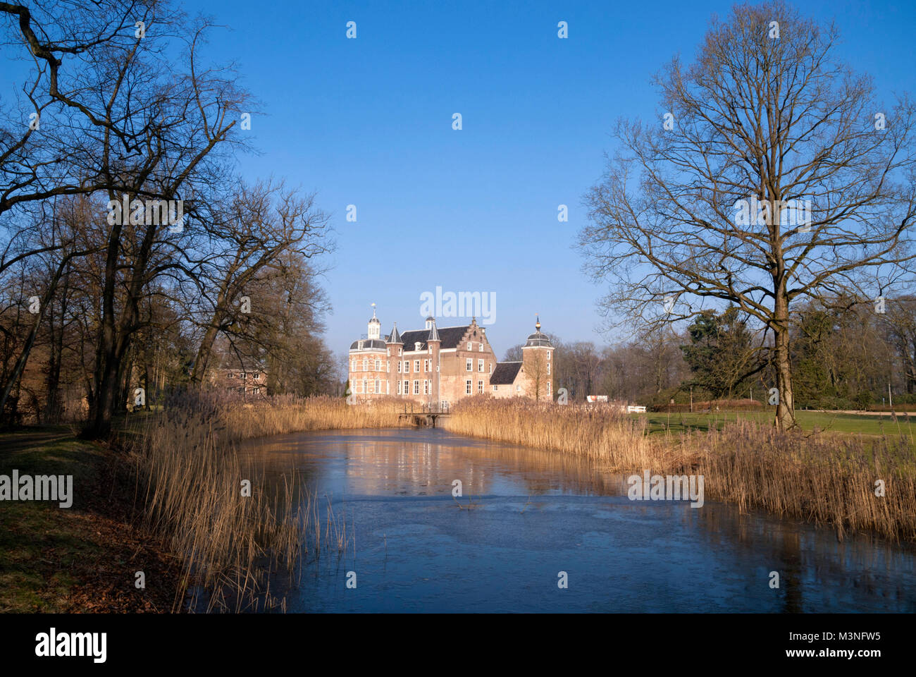 Castle in the Dutch village Ruurlo Stock Photo - Alamy
