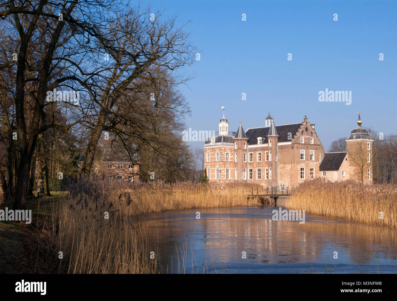 Castle in the Dutch village Ruurlo Stock Photo - Alamy