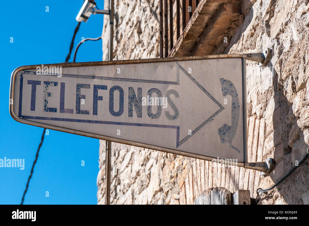 Old stone sign hi-res stock photography and images - Alamy