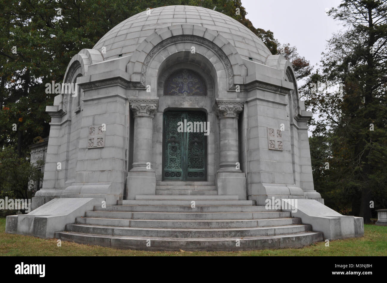 Abandoned and Forgotten Mausoleum in a Cemetery Stock Photo - Alamy