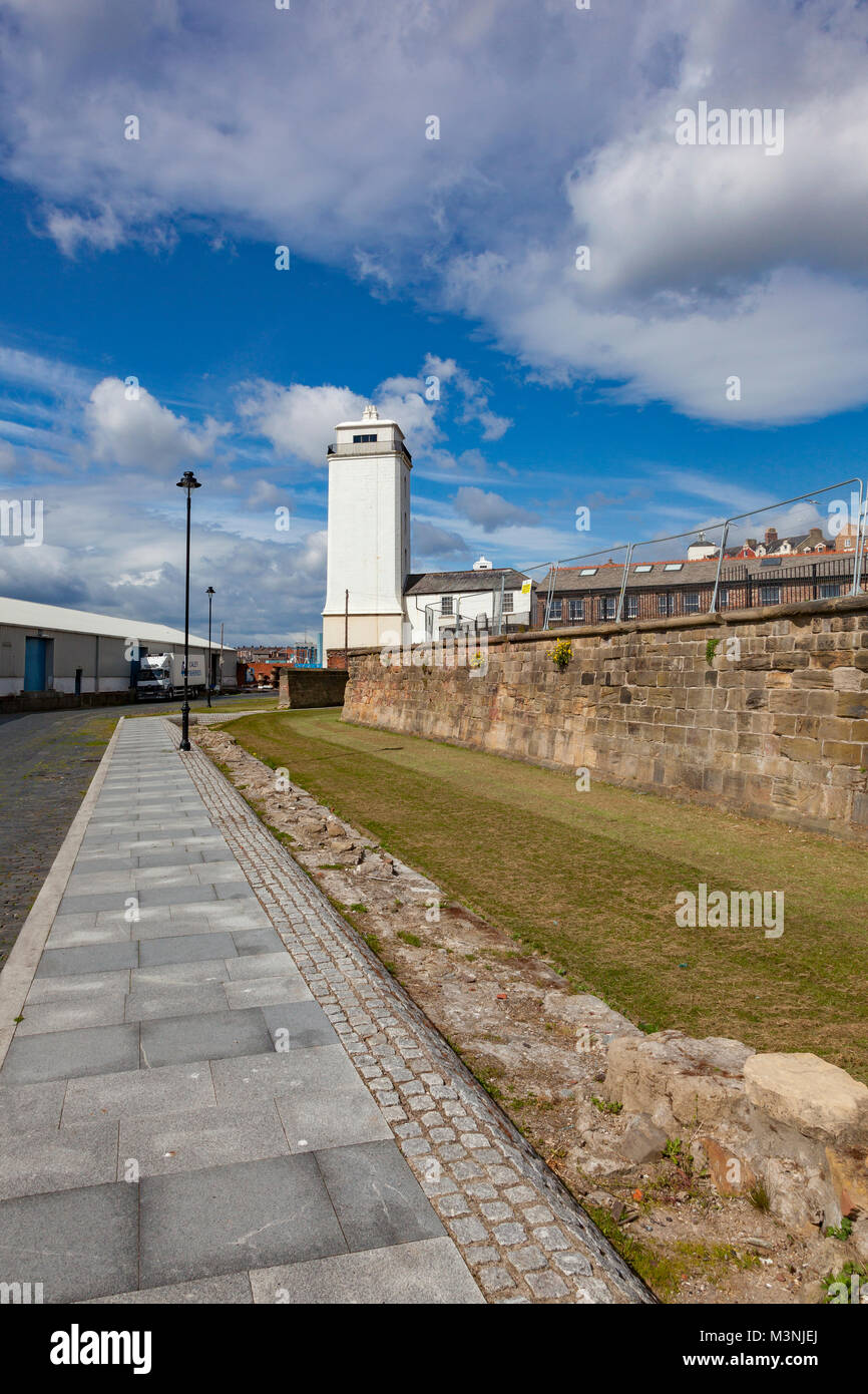 The Old Low Light with the Old High Light behind at the Fish Quay ...