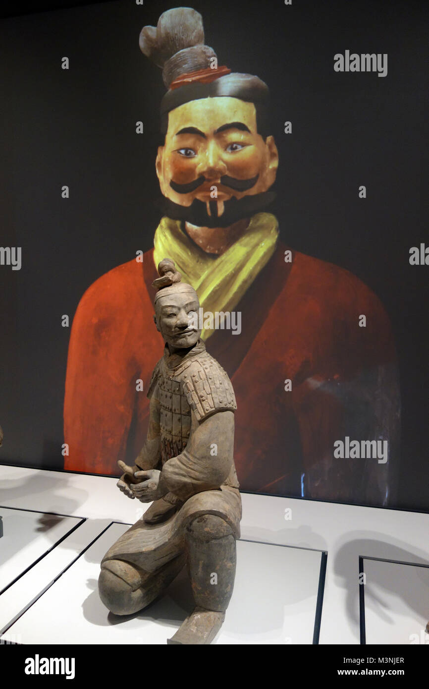 Kneeling archer qin hi-res stock photography and images - Alamy