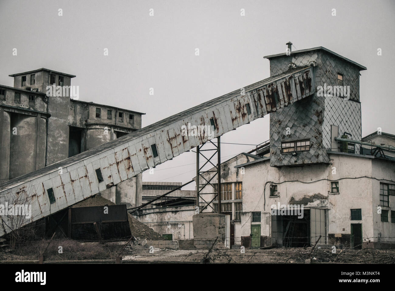 Industrial estate abandoned hi-res stock photography and images - Alamy