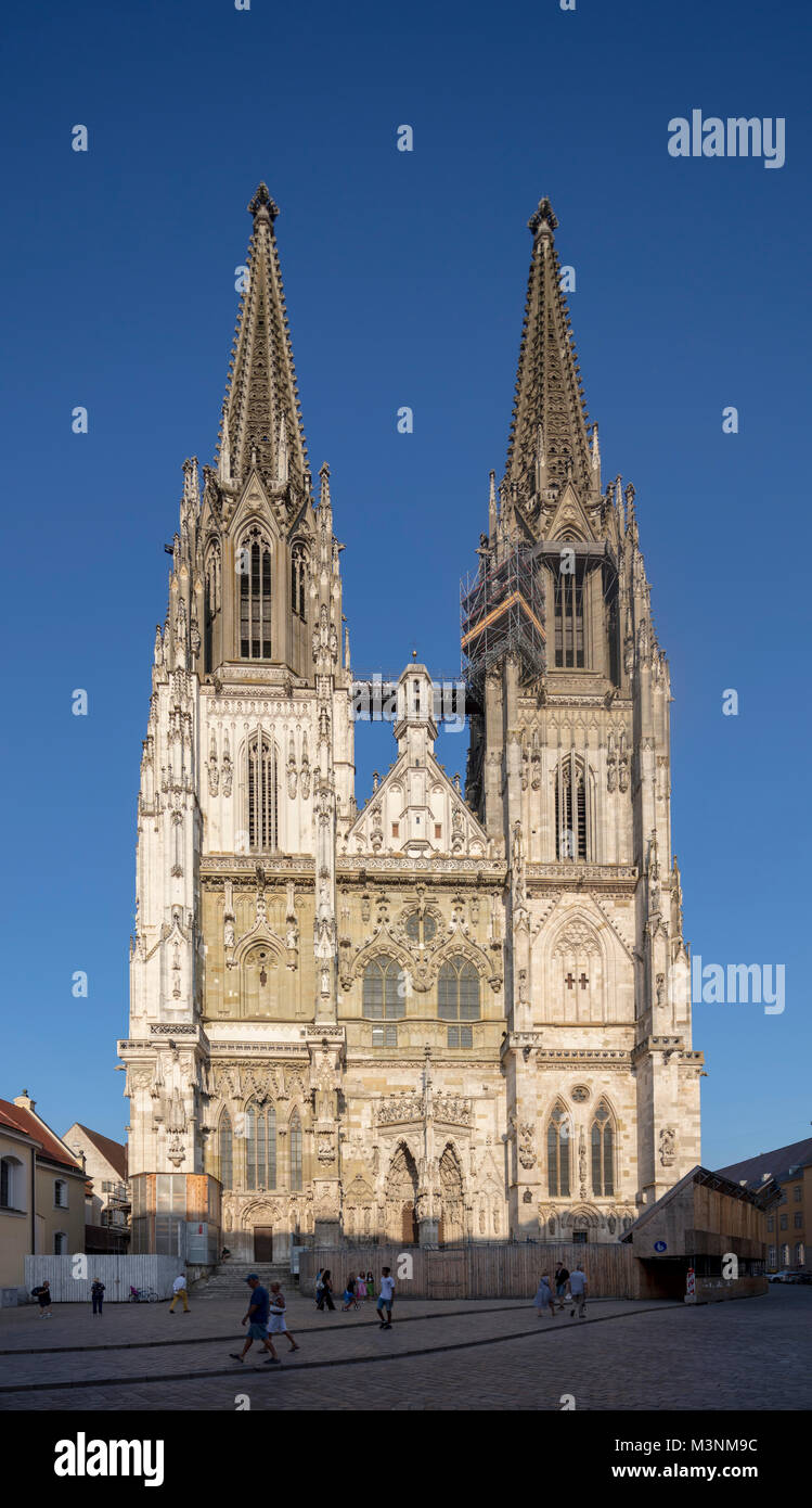 Regensburger Dom At Regensburg High Resolution Stock Photography and ...