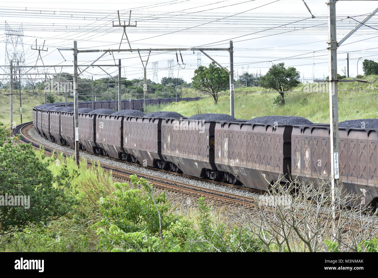 Loaded train hi-res stock photography and images - Alamy