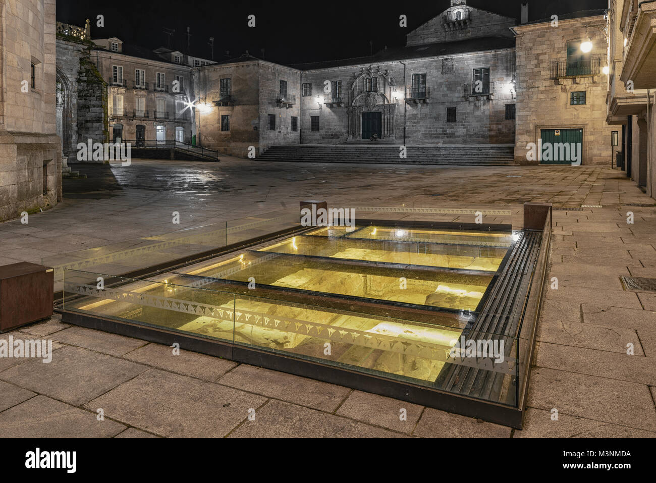 Roman pool hi-res stock photography and images - Alamy