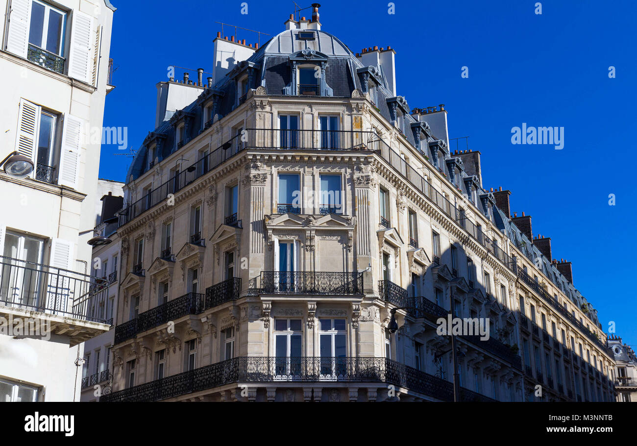 The traditional facade of Parisian building, France Stock Photo - Alamy