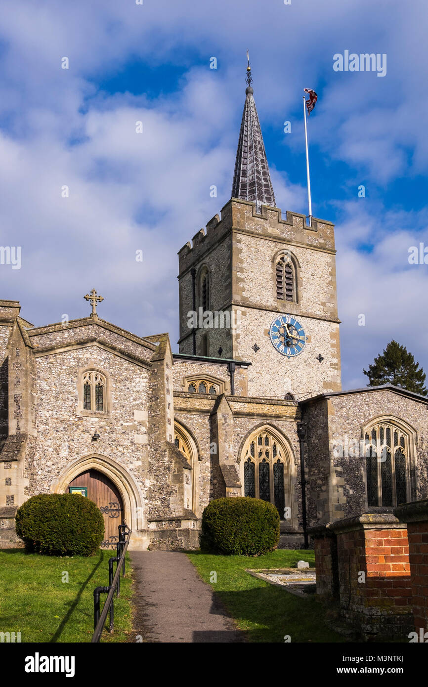 St marys church chesham buckinghamshire hi-res stock photography and ...