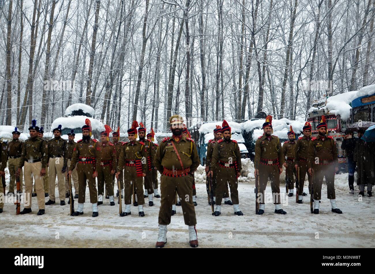 India police parade hi-res stock photography and images - Alamy