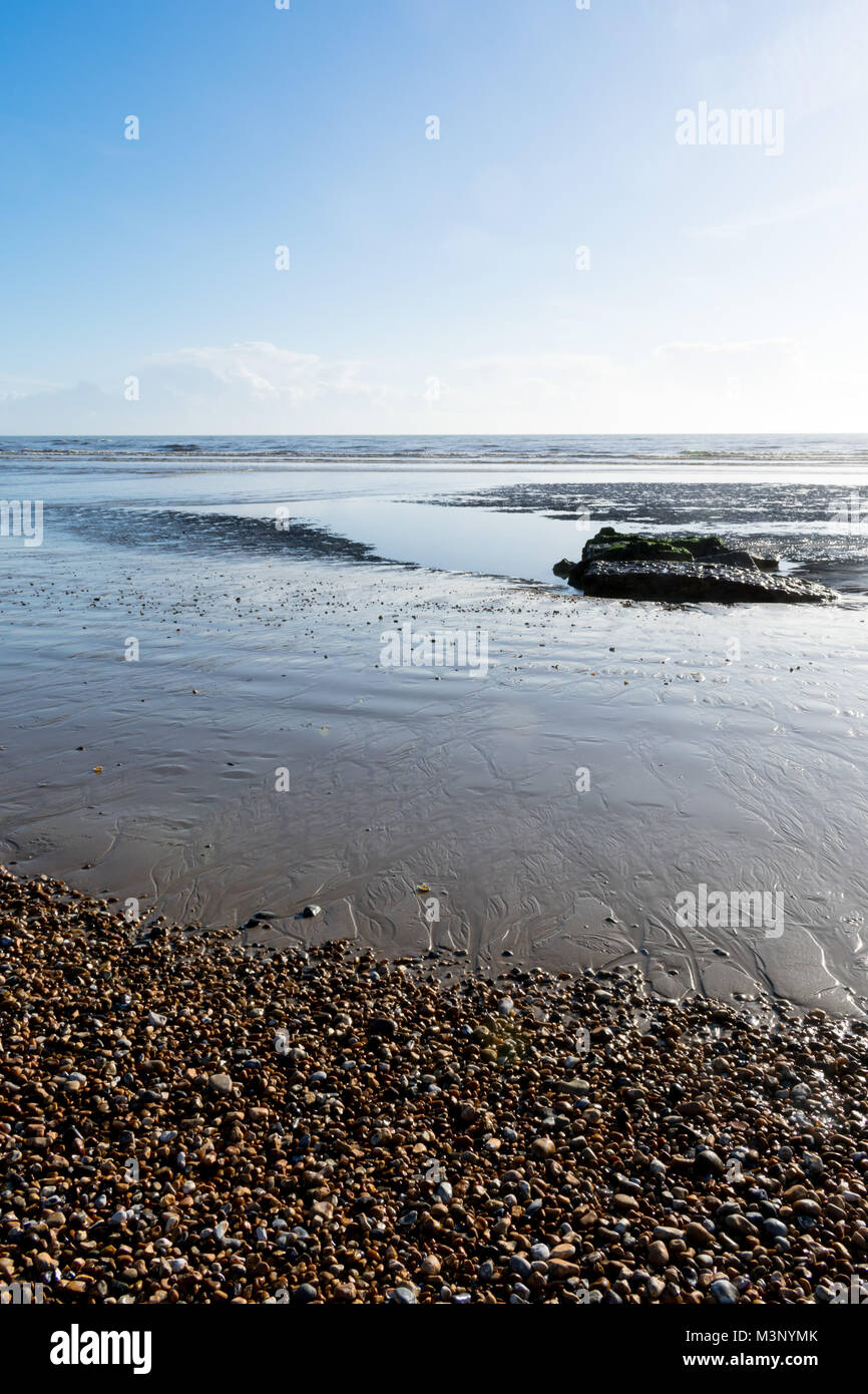 Flat calm blue sea hi-res stock photography and images - Alamy