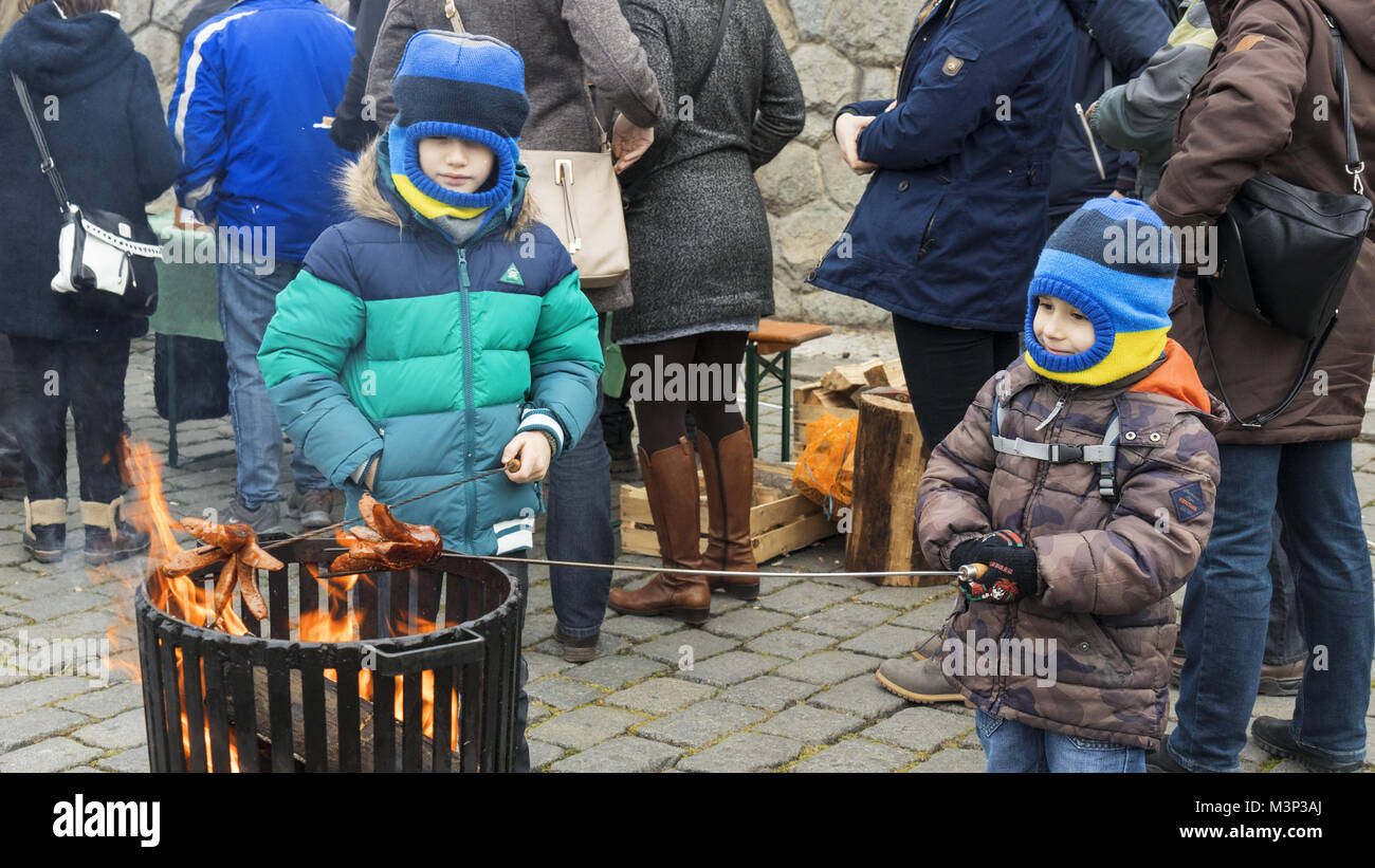 Roast over fire hi-res stock photography and images - Alamy
