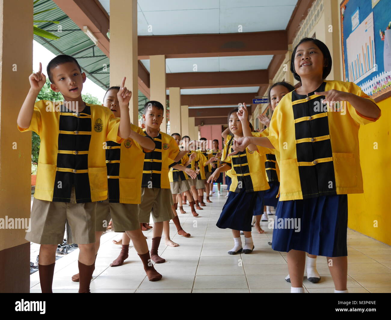 Thai students daily routine Stock Photo - Alamy