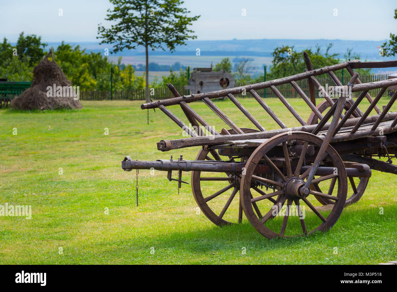 Rustic wooden wagon. Historical conveyance Stock Photo - Alamy