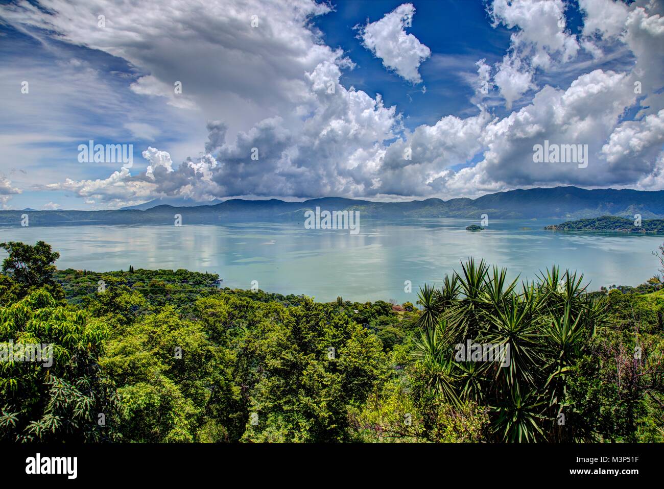 Lago de Ilopango El Salvador Stock Photo - Alamy