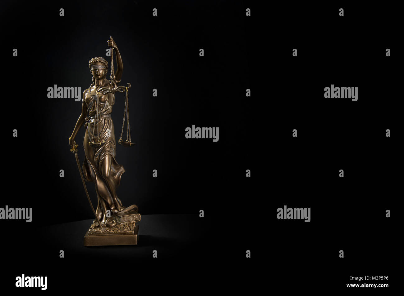 Justitia statue hi-res stock photography and images - Alamy