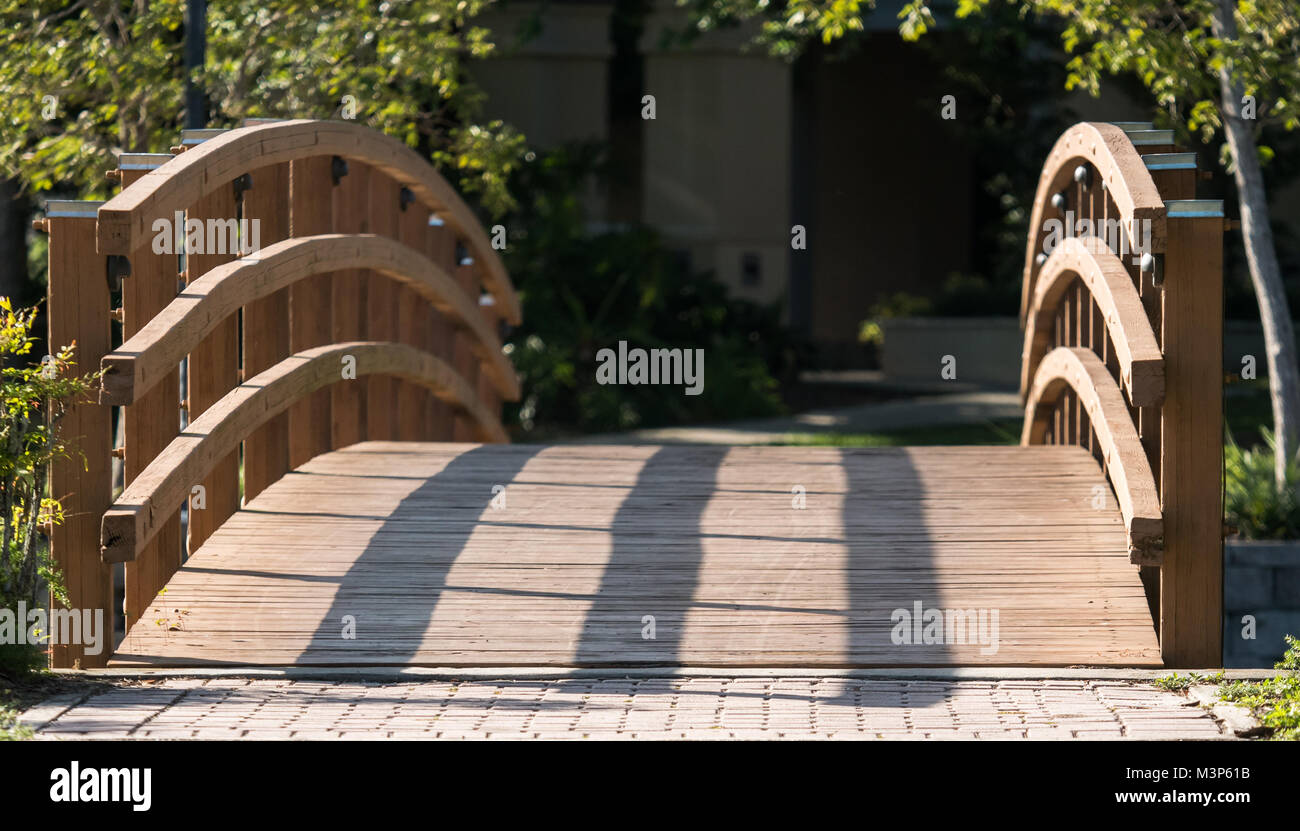 Small arch bridge crossing hi-res stock photography and images - Alamy