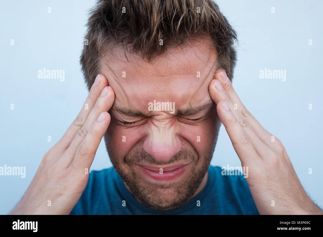 Headache man hi-res stock photography and images - Alamy