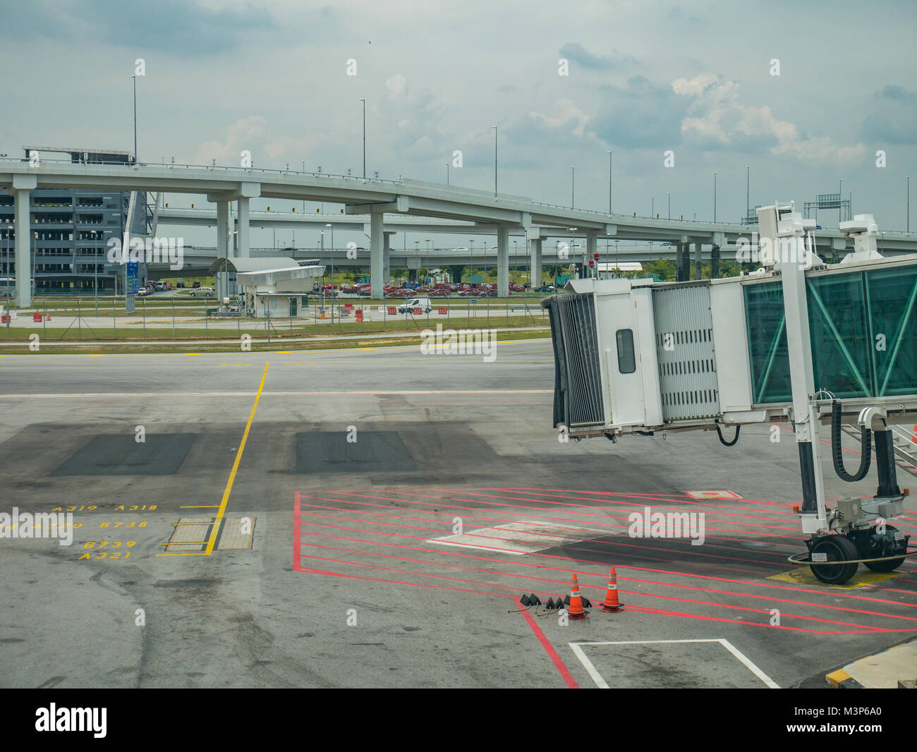 Aerobridge Airbridge Stock Photos & Aerobridge Airbridge Stock Images ...