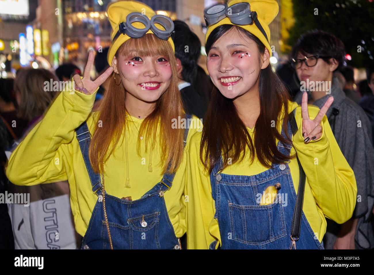 Tokyo girls night High Resolution Stock Photography and Images - Alamy
