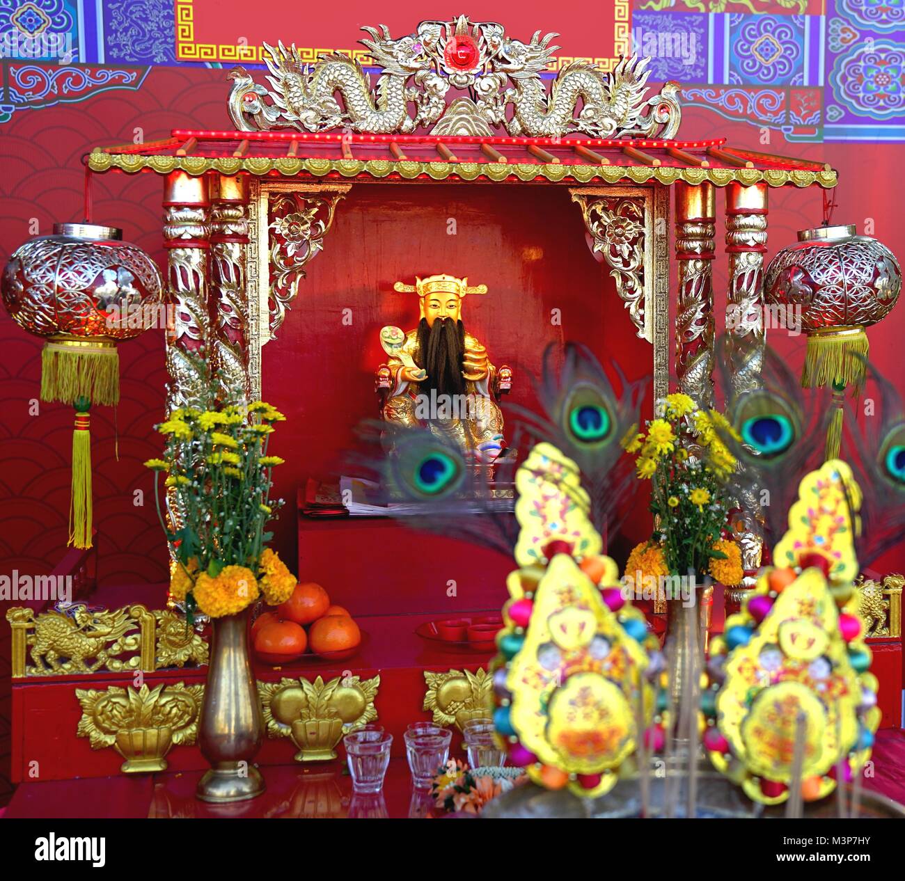 Chinese god hi-res stock photography and images - Alamy