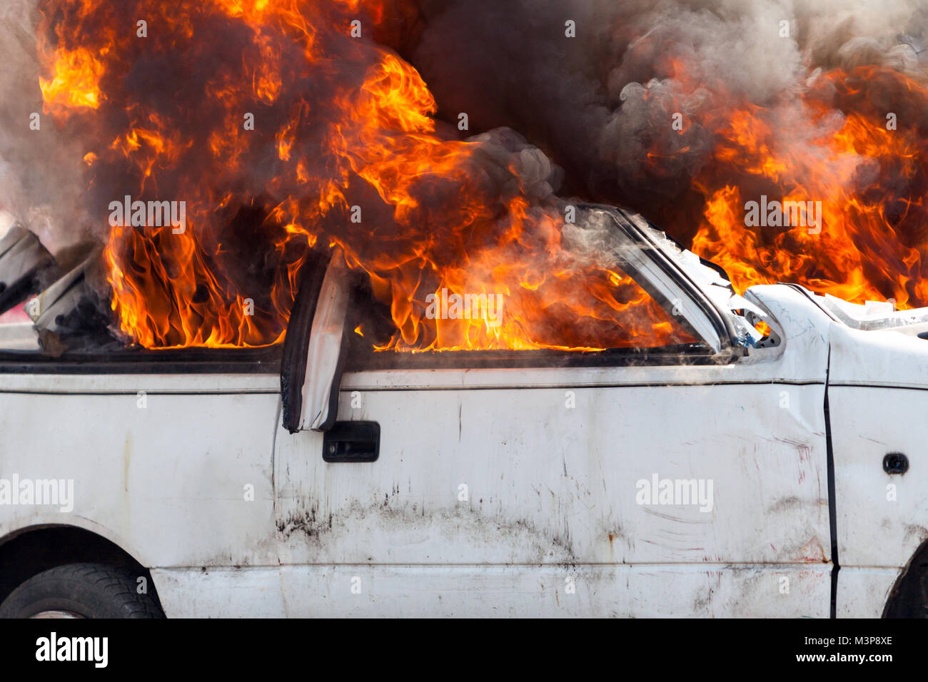 Crash and burn hi-res stock photography and images - Alamy