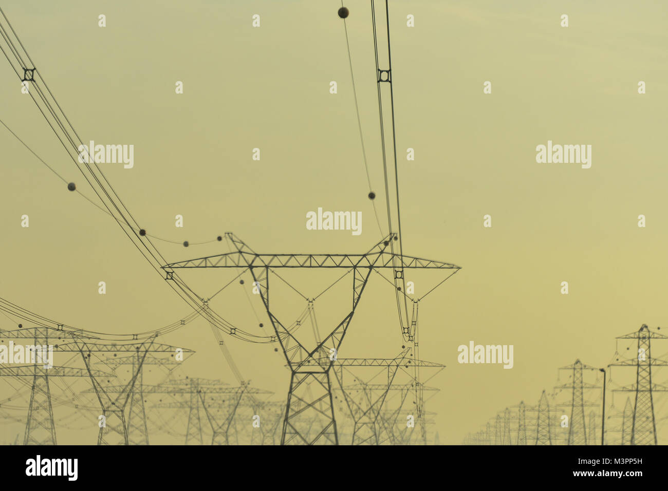 Power lines dubai uae hi-res stock photography and images - Alamy