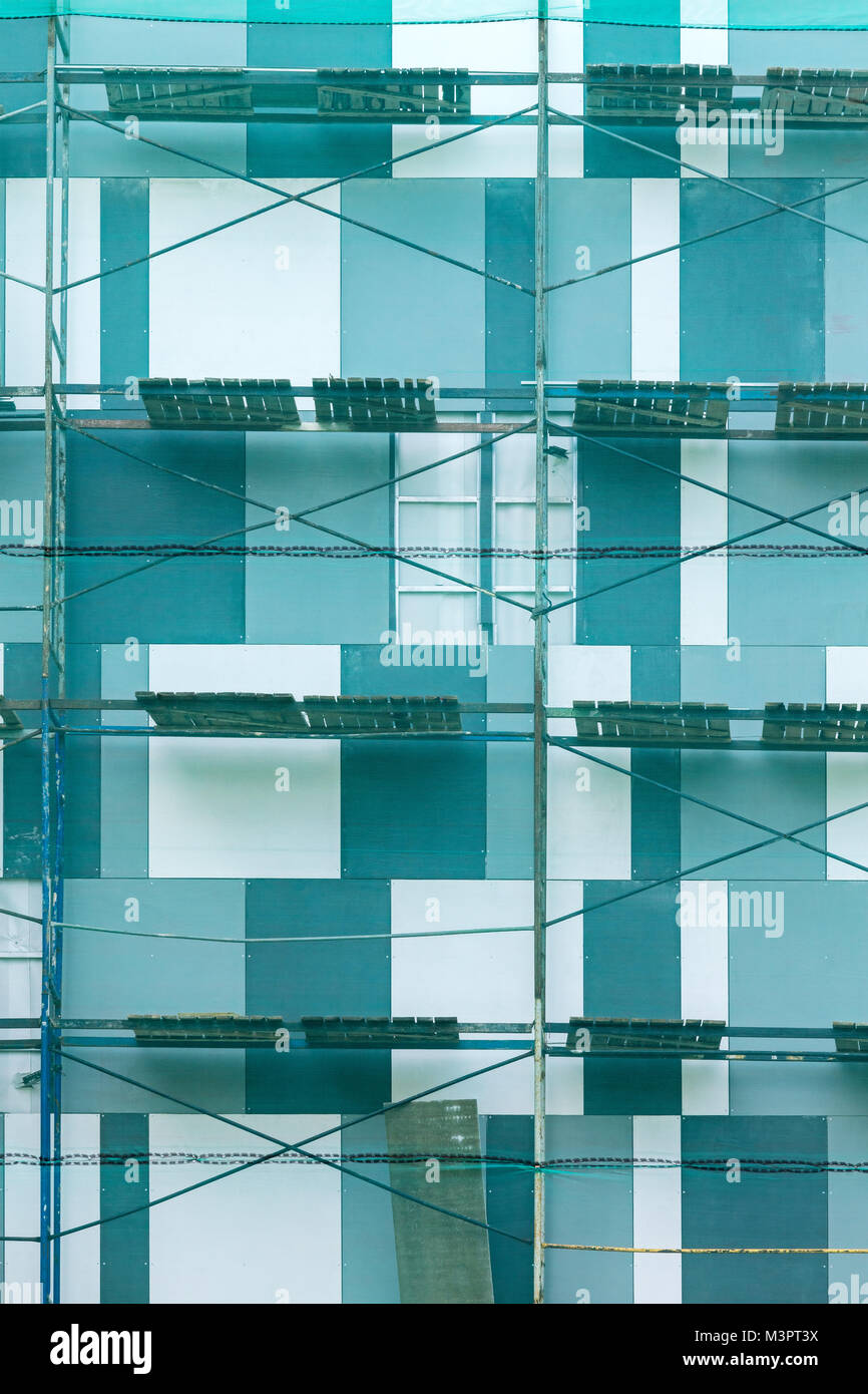 Scaffold mesh hi-res stock photography and images - Alamy