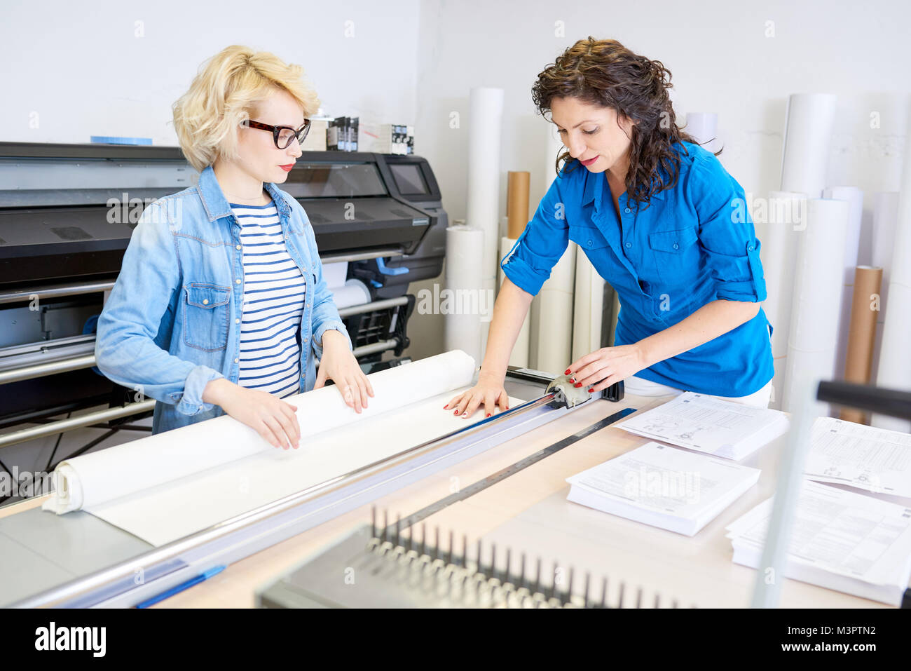 Paper Cutting High Resolution Stock Photography and Images - Alamy