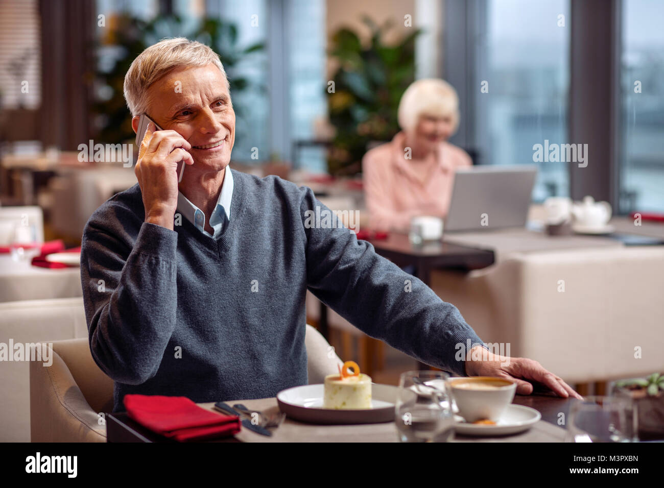 Old man conversation cafe elderly hi-res stock photography and images ...